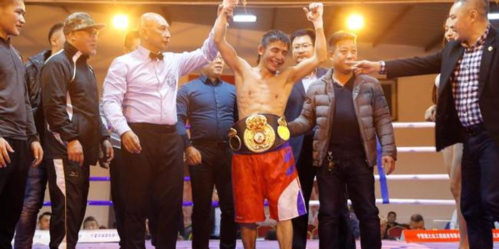 阿亚提7回合TKO蒋长建 获WBA中国区122磅金腰带_手机新浪网