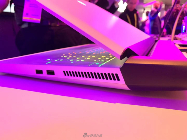 CES2019：戴尔ALIENWARE AREA-51m游戏笔记本实拍_新浪图片
