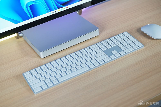 Surface Studio 2+开箱图赏：外观很时尚 内“芯”小动荡_新浪图片