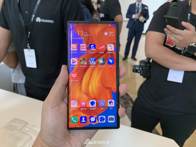 华为首款5G折叠屏手机HUAWEI Mate X现场图赏_新浪图片