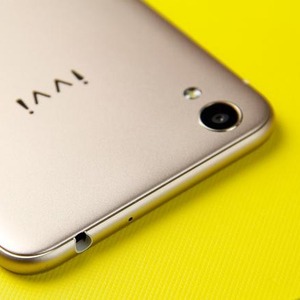 超多维注资2.72亿元成新ivvi手机最大股东_手机新浪网