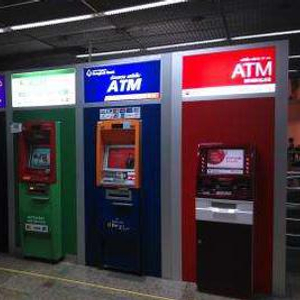 受到移动支付冲击 银行ATM机数量首现缩水_手机新浪网