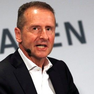 传大众CEO有意收购特斯拉股份 但大众汽车已否认_手机新浪网