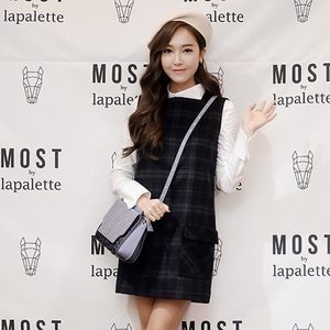 Jessica否认香港同居：仍与家人住在韩国_手机新浪网