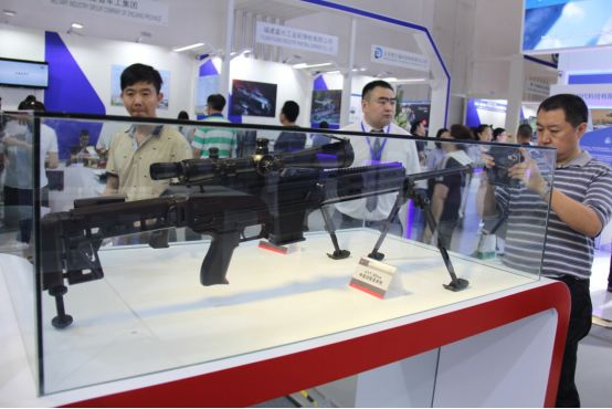 警展上多款国产高精狙亮相！别以为换个颜色我就不认识你｜轻武专栏