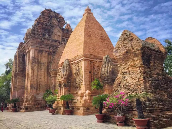 国庆特惠 | 芽庄5天4晚3场球，追寻上帝留下的那一抹蓝！