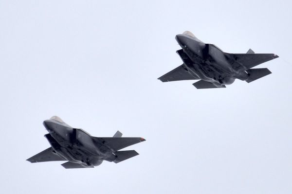 日本将追加采购F-35A对抗中国 机群将扩编至60架_手机新浪网