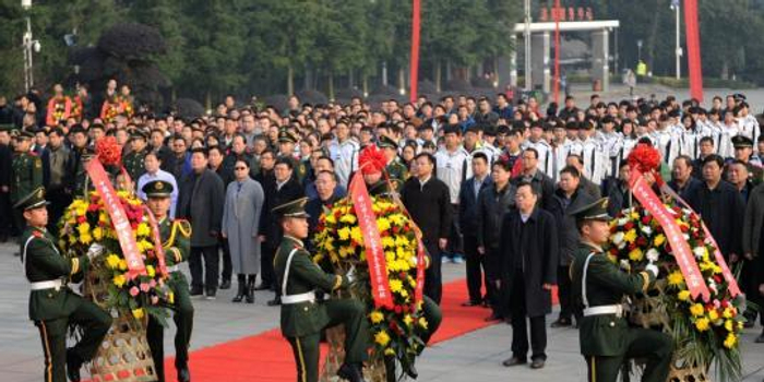 湖南韶山万人唱东方红纪念毛泽东诞辰(图)_手机新浪网