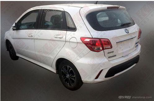 新北汽新能源EV200曝光 中控大屏成亮点_手机新浪网