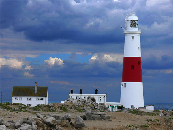 在英国侏罗纪海岸，“化石徒步”带你看1.85亿年的地球史