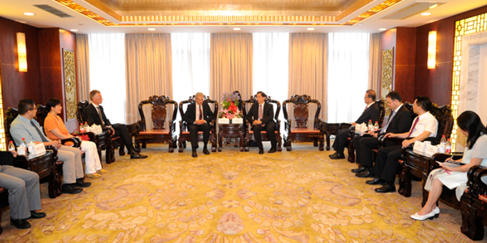 伦敦大学玛丽皇后学院院长Simon Gaskell一行访问川大_手机新浪网