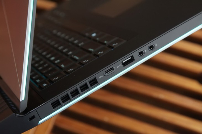打造游戏本颜值新高度 Alienware 15 R3游戏本评测|_新浪新闻
