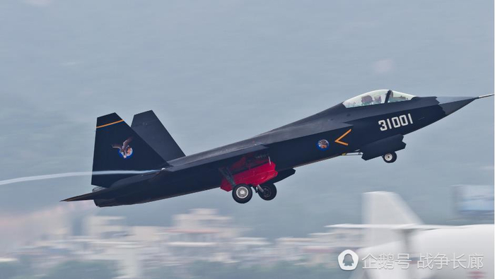 中国FC31战机越来越接近F35 能装备空军搭档歼20？_手机新浪网