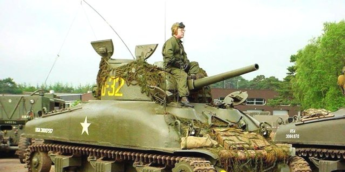 横扫日军的谢尔曼坦克，为何被德军嘲笑为打火机？_手机新浪网