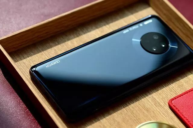 华为Mate 30 Pro稀有颜色供不应求，很多用户转而选择Mate 30__财经头条__新浪财经