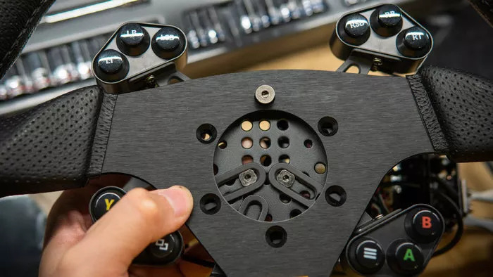 游戏装备大作战 | Fanatec CSW V2.5开箱