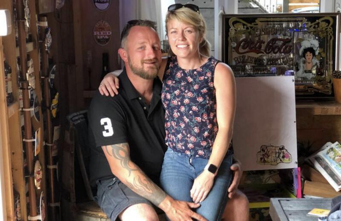 英国男子网上拍卖“二手女友” 网友竞拍最高出价82.4万元_手机新浪网