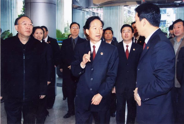 【检察机关恢复重建40周年】40年，40个检察瞬间|干警|最高人民检察院|党日_新浪新闻