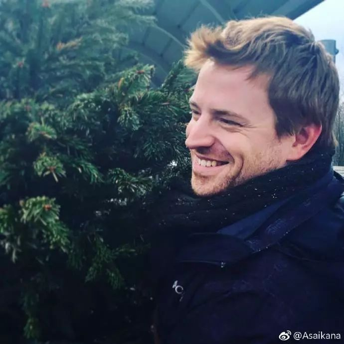 “声音好色情哦！再来一遍！”堂堂“渣叔”竟被一个男人苏到把持不住|翻译专业|色情|声音_新浪新闻