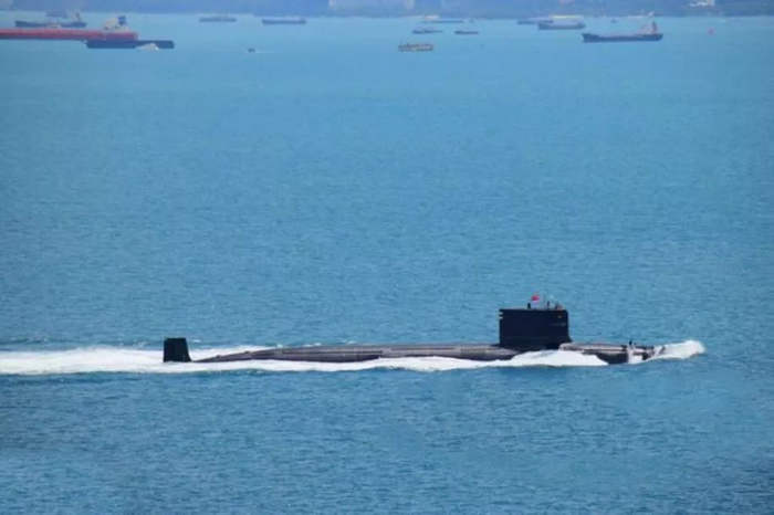 海上阅兵首度曝光093B攻击核潜艇，打击范围覆盖关岛_新浪新闻