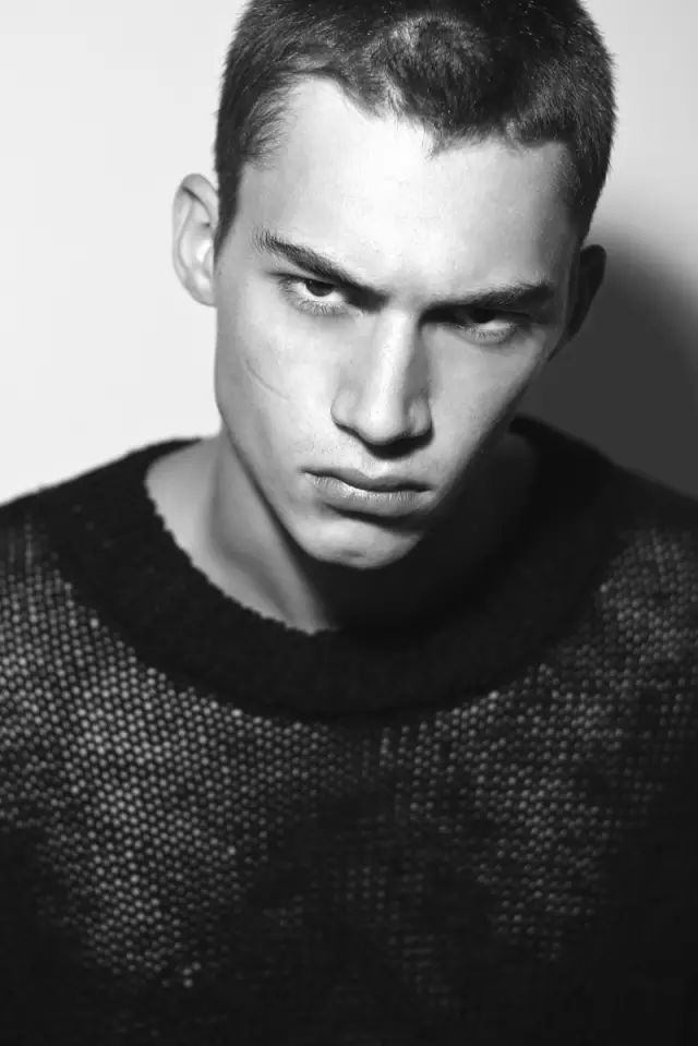 Alessio Pozzi登上《Attitude》杂志新刊，试问谁不可以？