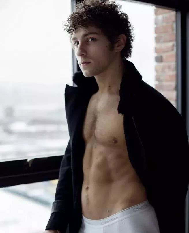 年度钙片新人 | 1997年出生，生活中的他更有魅力！