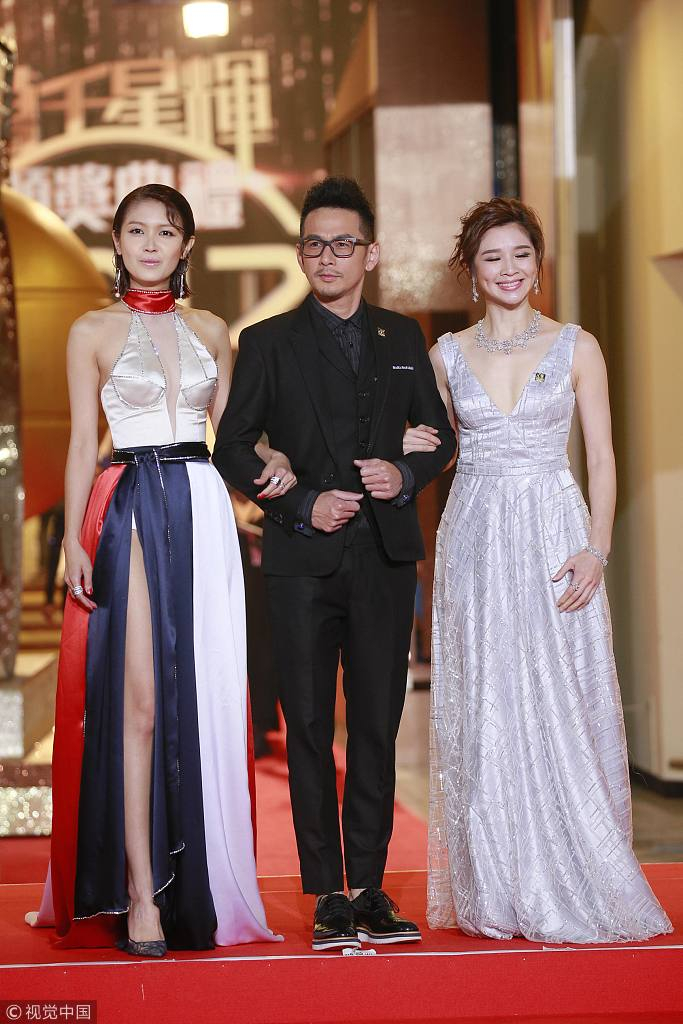 2017TVB台庆红毯：陈庭欣开衩裙性感秀美腿 不惜走光抢镜