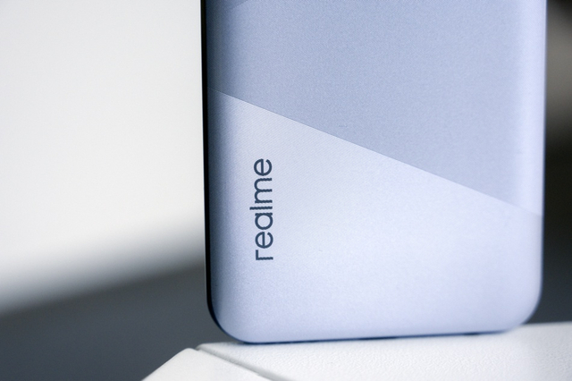 realme V3图赏：外观时尚长续航 千元内的5G手机_新浪图片