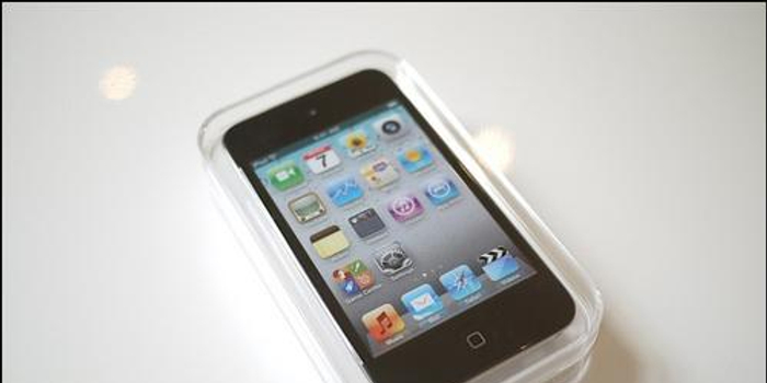 谁与争锋 8G苹果iPod touch4大泻报1800_手机新浪网