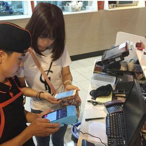 餐饮上市公司呷哺呷哺全线安装互联网POS 领军快餐O2O商业模式_手机新浪网
