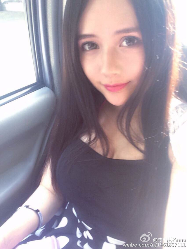 湖大女神晒泳池写真 水中秀傲人双峰_新浪图片