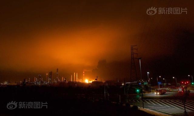 福建漳州px项目爆燃 解放军出动防化部队救援 手机新浪网