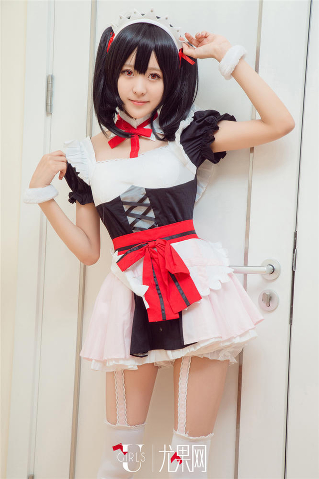 90后美少女白丝女仆装COS 网友：这腿能玩一年_新浪图片