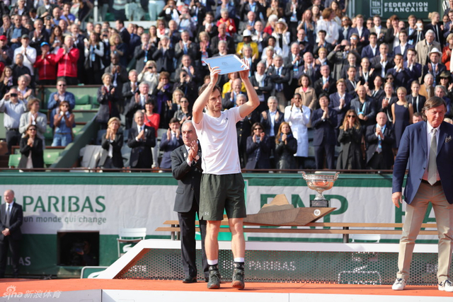 [法网]新浪直击法网男单颁奖仪式_新浪图片