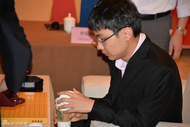 应氏杯半决赛第3局_新浪图片