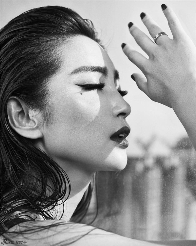 李冰冰清凉内衣大秀美腿 性感出镜登男人装_新浪图片