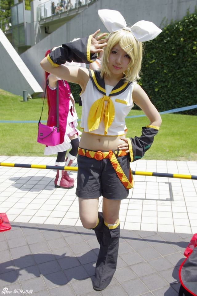 c82第3天福利，比基尼、迷你裙、美腿、纤腰一个都不能少！_新浪图片