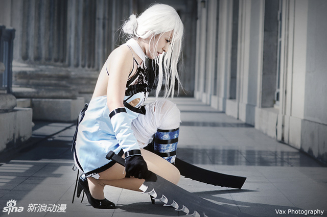 贫乳裸背丝袜美腿，NIER人气角色Kaine性感COS_新浪图片