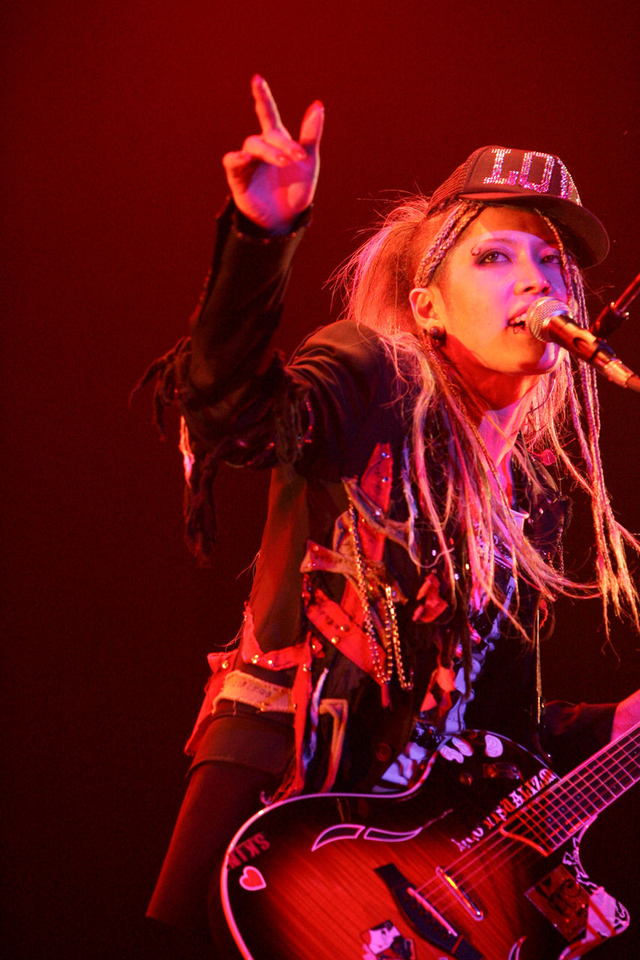 Miyavi雅写真集锦 视觉系装扮华丽唯美_新浪图片