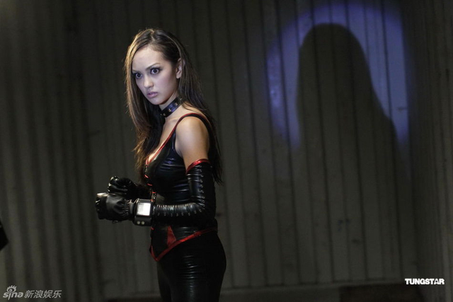 Jessica C出演《宝岛双雄》 房祖名擒警钟胸_新浪图片