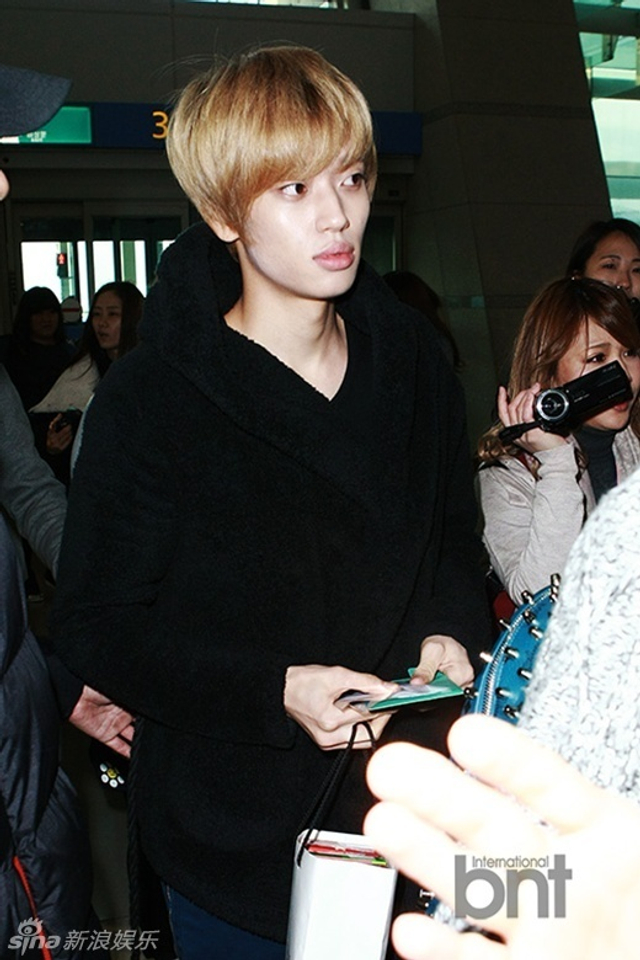 TEENTOP现身机场 飞往台湾开个唱_新浪图片