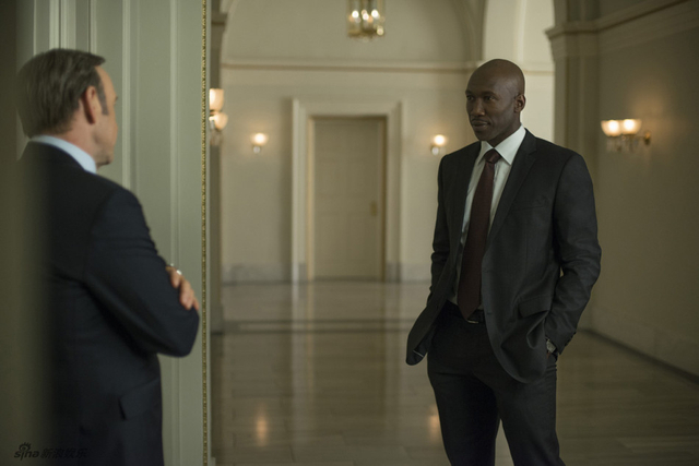 评论：《纸牌屋》太真实了就好看么？_手机新浪网