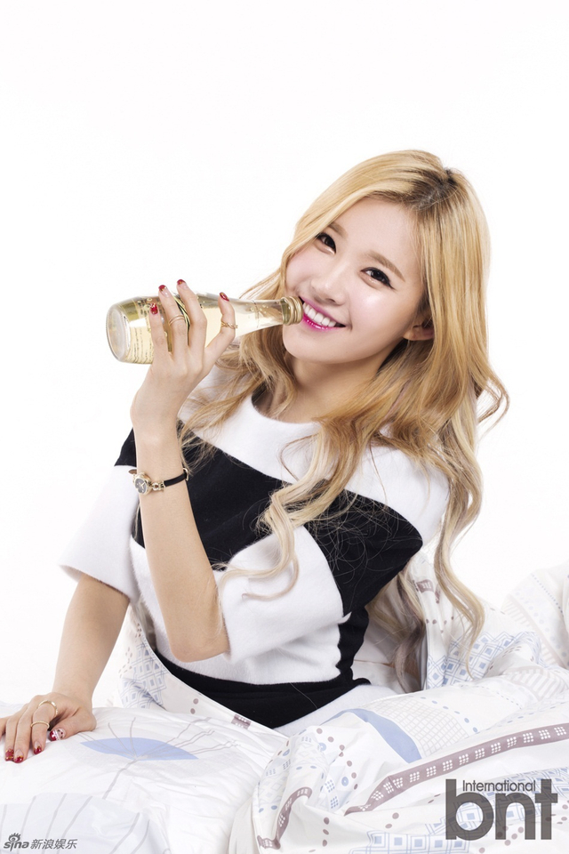 蜡笔团CrayonPop拍写真秀可爱少女风_新浪图片