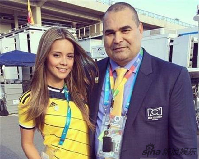 哥伦比亚美艳记者抢镜 被评为世界杯女神_新浪图片