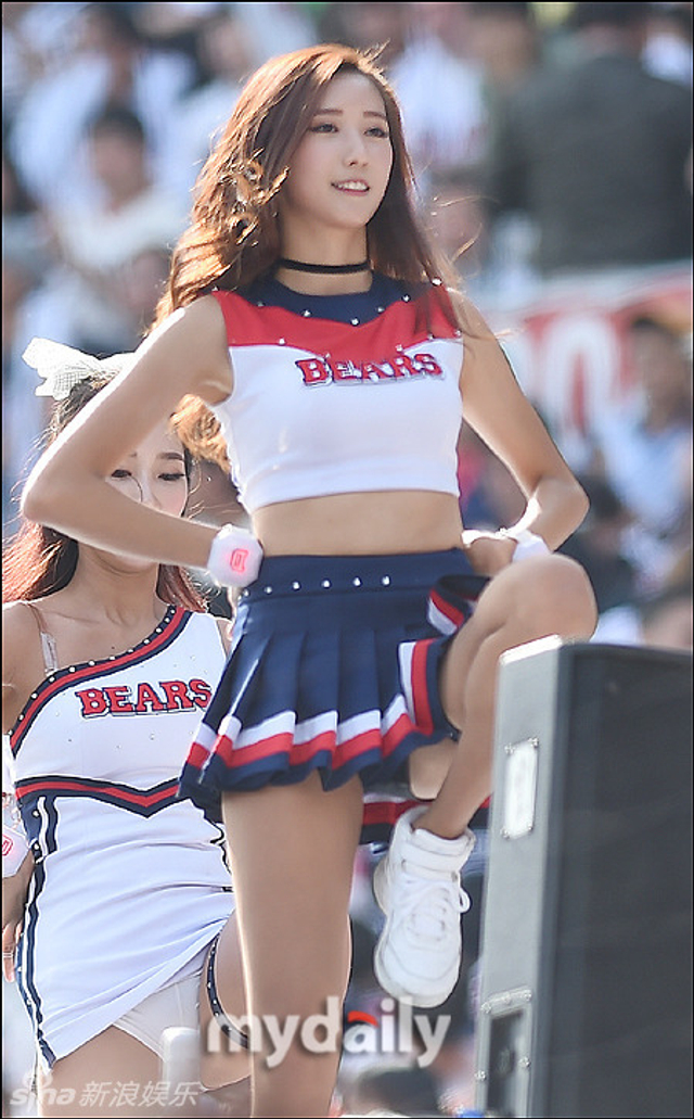韩国棒球啦啦队身材火辣 激情热舞_新浪图片