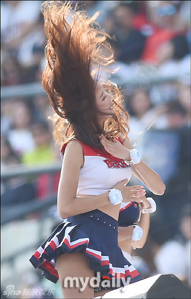 韩国棒球啦啦队身材火辣 激情热舞_新浪图片