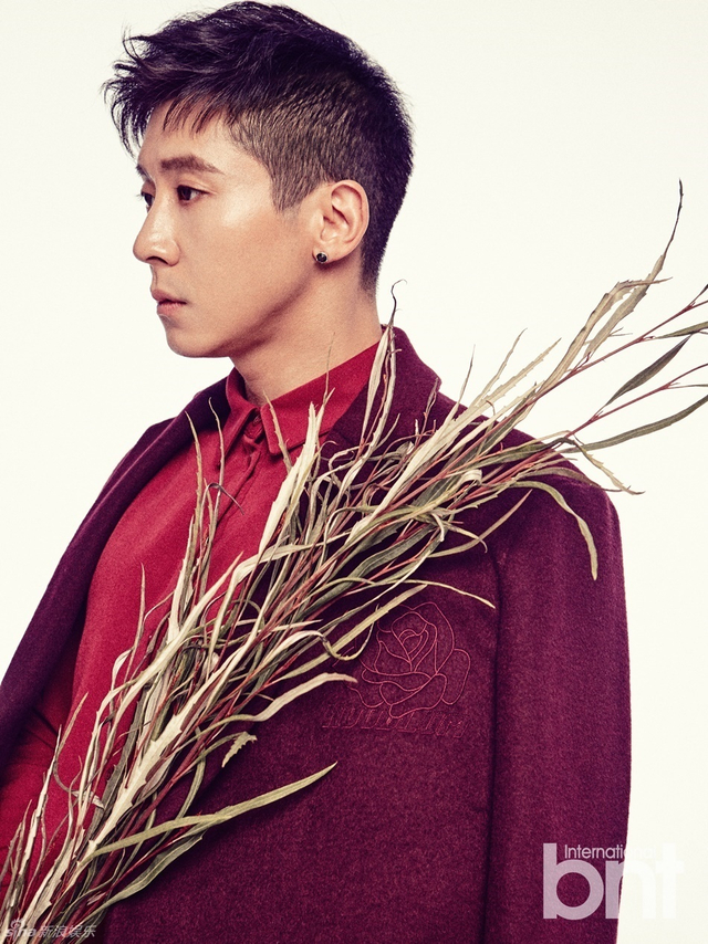 韩歌手Brian拍写真 抱可爱狗狗目光温柔_新浪图片