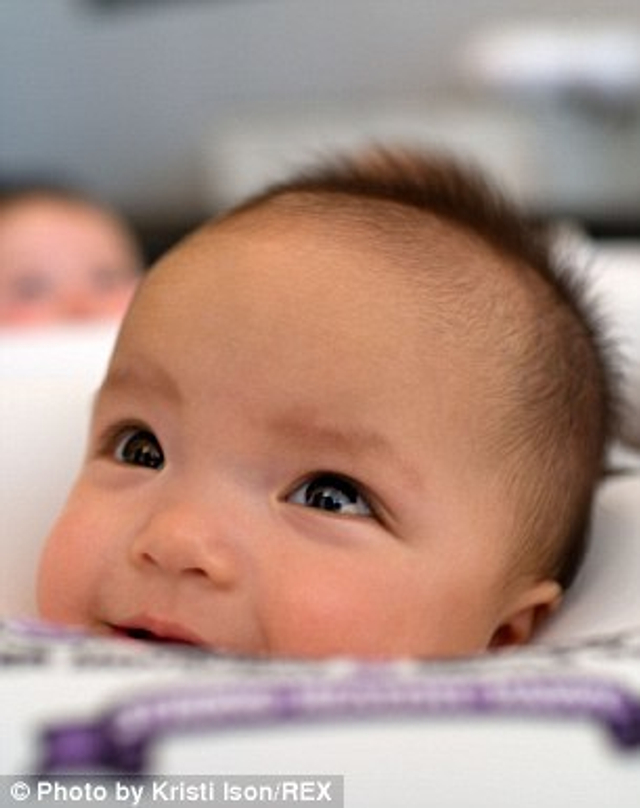 美国现首家婴儿SPA馆 宝宝集体漂浮超享受_新浪图片