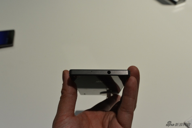 华为发布轻薄手机P7：三版本 售价2888元_手机新浪网