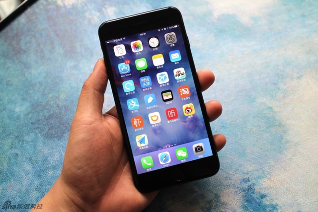 iPhone 7首发评测：苹果想说的 远不止是两个黑色手机_手机新浪网